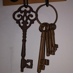 Wall Decor | Vintage Rustic Keys | Poshmark